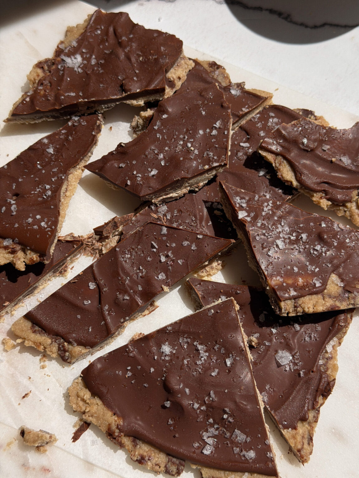 Viral cookie dough bark - What Robin Eats